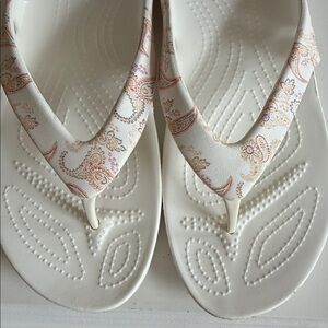 CROCS | Shoes | Crocs Womens White Sandals With Paisley Pattern | Poshmark